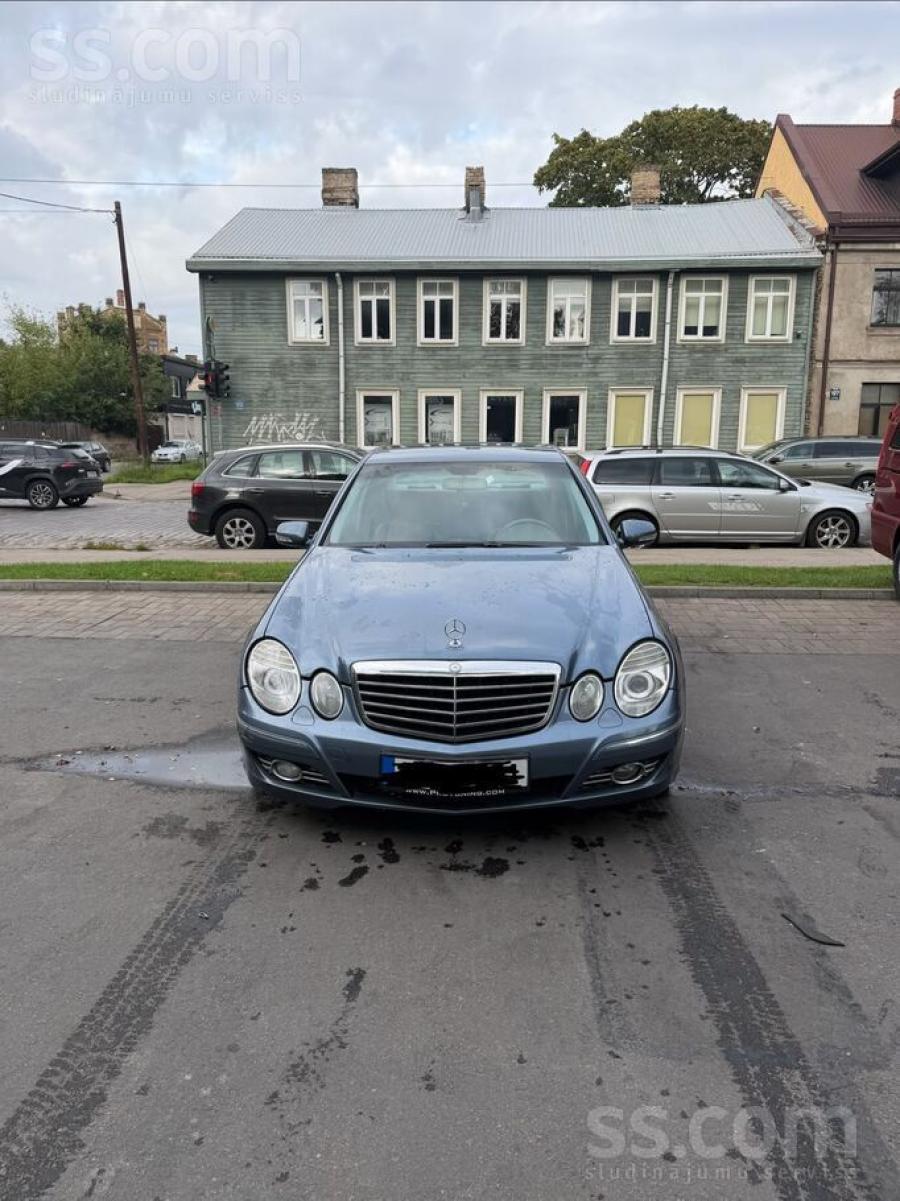 Zils Mercedes-Benz E 270 2002 Rīga, ar dzinēja tilpumu 2.70 L un nobraukumu 543 tūkst. km par 2990 €, foto 3 vietnē AUTOMOTO.COM.LV