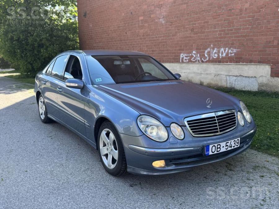 Blue Mercedes-Benz E 270 2003 in Kuldiga, with an engine capacity of 2.70 L and mileage of 435 thousand km for 1650 €, photo 1 on AUTOMOTO.COM.LV