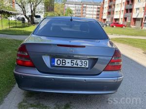 Blue Mercedes-Benz E 270 2003 in Kuldiga, with an engine capacity of 2.70 L and mileage of 435 thousand km for 1650 €, photo 5 on AUTOMOTO.COM.LV