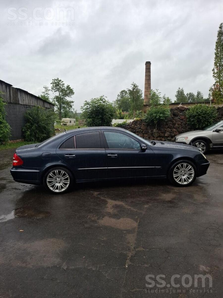 Blue Mercedes-Benz E 270 2003 in Preili, with an engine capacity of 2.70 L and mileage of 369 thousand km for 3650 €, photo 10 on AUTOMOTO.COM.LV
