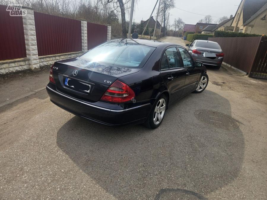 Blue Mercedes-Benz E 270 2003 in Vilkaviskis, with an engine capacity of 2.70 L and mileage of 3 thousand km for 2100 €, photo 4 on AUTOMOTO.COM.LV