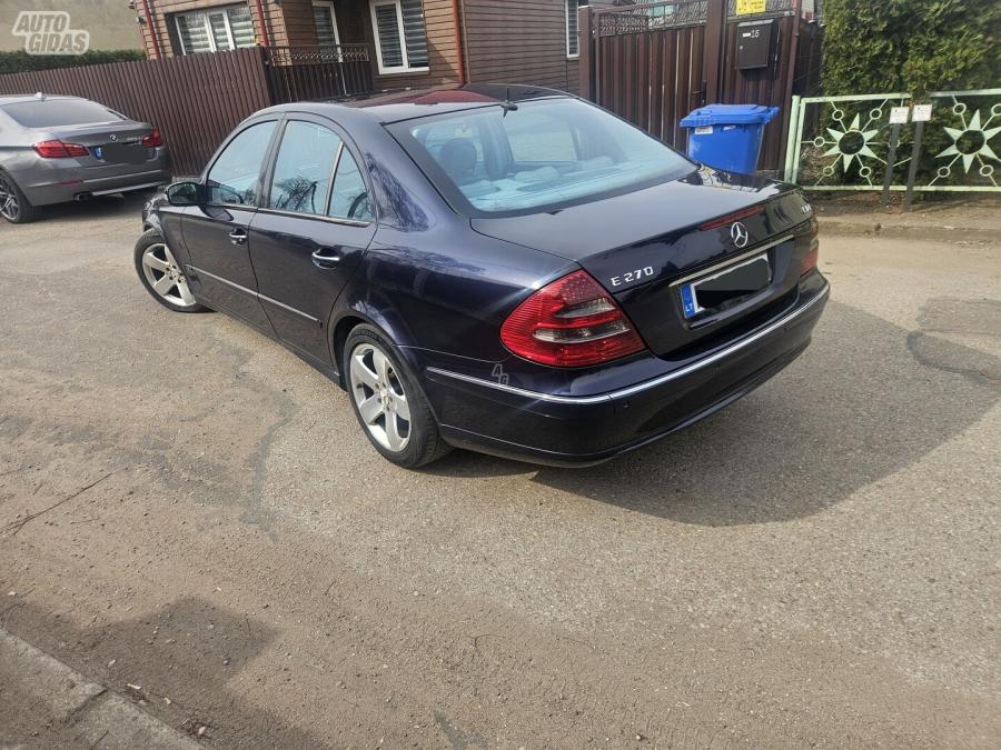 Blue Mercedes-Benz E 270 2003 in Vilkaviskis, with an engine capacity of 2.70 L and mileage of 3 thousand km for 2100 €, photo 5 on AUTOMOTO.COM.LV