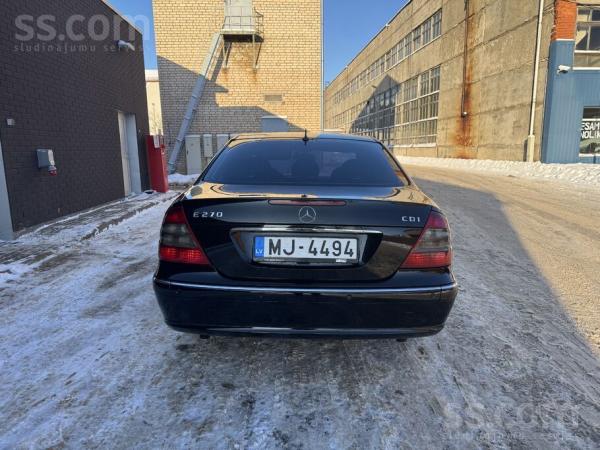 Blue Mercedes-Benz E 270 2003 in Cesis, with an engine capacity of 2.70 L and mileage of 320 thousand km for 3490 €, photo 3 on AUTOMOTO.COM.LV