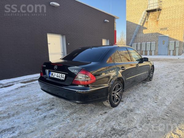 Blue Mercedes-Benz E 270 2003 in Cesis, with an engine capacity of 2.70 L and mileage of 320 thousand km for 3490 €, photo 4 on AUTOMOTO.COM.LV