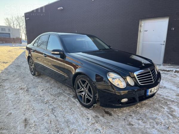 Blue Mercedes-Benz E 270 2003 in Cesis, with an engine capacity of 2.70 L and mileage of 320 thousand km for 3490 €, photo 5 on AUTOMOTO.COM.LV