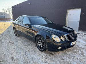 Blue Mercedes-Benz E 270 2003 in Cesis, with an engine capacity of 2.70 L and mileage of 320 thousand km for 3490 €, photo 6 on AUTOMOTO.COM.LV
