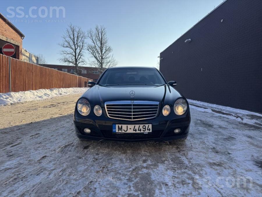 Blue Mercedes-Benz E 270 2003 in Cesis, with an engine capacity of 2.70 L and mileage of 320 thousand km for 3490 €, photo 7 on AUTOMOTO.COM.LV