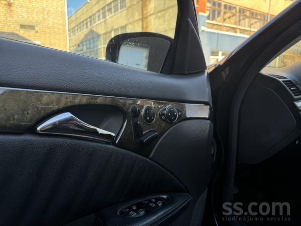 Blue Mercedes-Benz E 270 2003 in Cesis, with an engine capacity of 2.70 L and mileage of 320 thousand km for 3490 €, photo 10 on AUTOMOTO.COM.LV