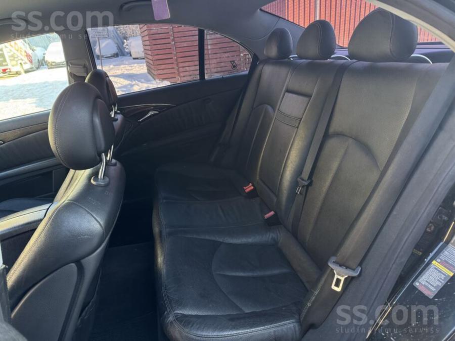 Blue Mercedes-Benz E 270 2003 in Cesis, with an engine capacity of 2.70 L and mileage of 320 thousand km for 3490 €, photo 14 on AUTOMOTO.COM.LV