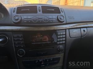 Blue Mercedes-Benz E 270 2003 in Cesis, with an engine capacity of 2.70 L and mileage of 320 thousand km for 3490 €, photo 22 on AUTOMOTO.COM.LV