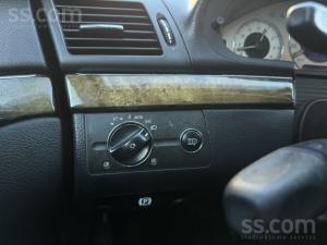 Blue Mercedes-Benz E 270 2003 in Cesis, with an engine capacity of 2.70 L and mileage of 320 thousand km for 3490 €, photo 24 on AUTOMOTO.COM.LV