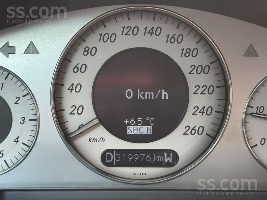 Blue Mercedes-Benz E 270 2003 in Cesis, with an engine capacity of 2.70 L and mileage of 320 thousand km for 3490 €, photo 26 on AUTOMOTO.COM.LV