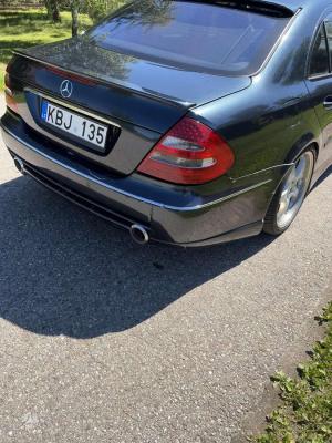 Zils Mercedes-Benz E 270 2003 Viļņa, ar dzinēja tilpumu 2.69 L un nobraukumu 326 tūkst. km par 2300 €, foto 9 vietnē AUTOMOTO.COM.LV