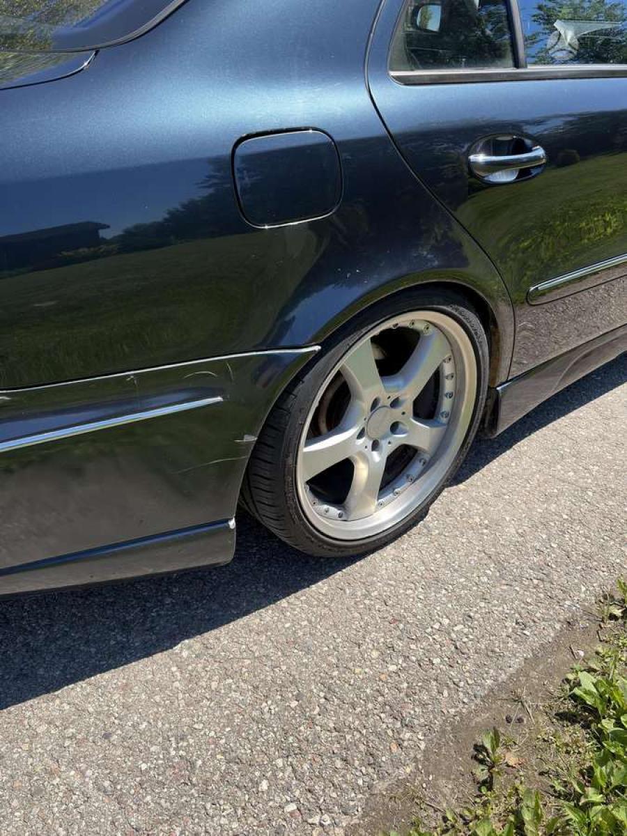 Zils Mercedes-Benz E 270 2003 Viļņa, ar dzinēja tilpumu 2.69 L un nobraukumu 326 tūkst. km par 2300 €, foto 11 vietnē AUTOMOTO.COM.LV