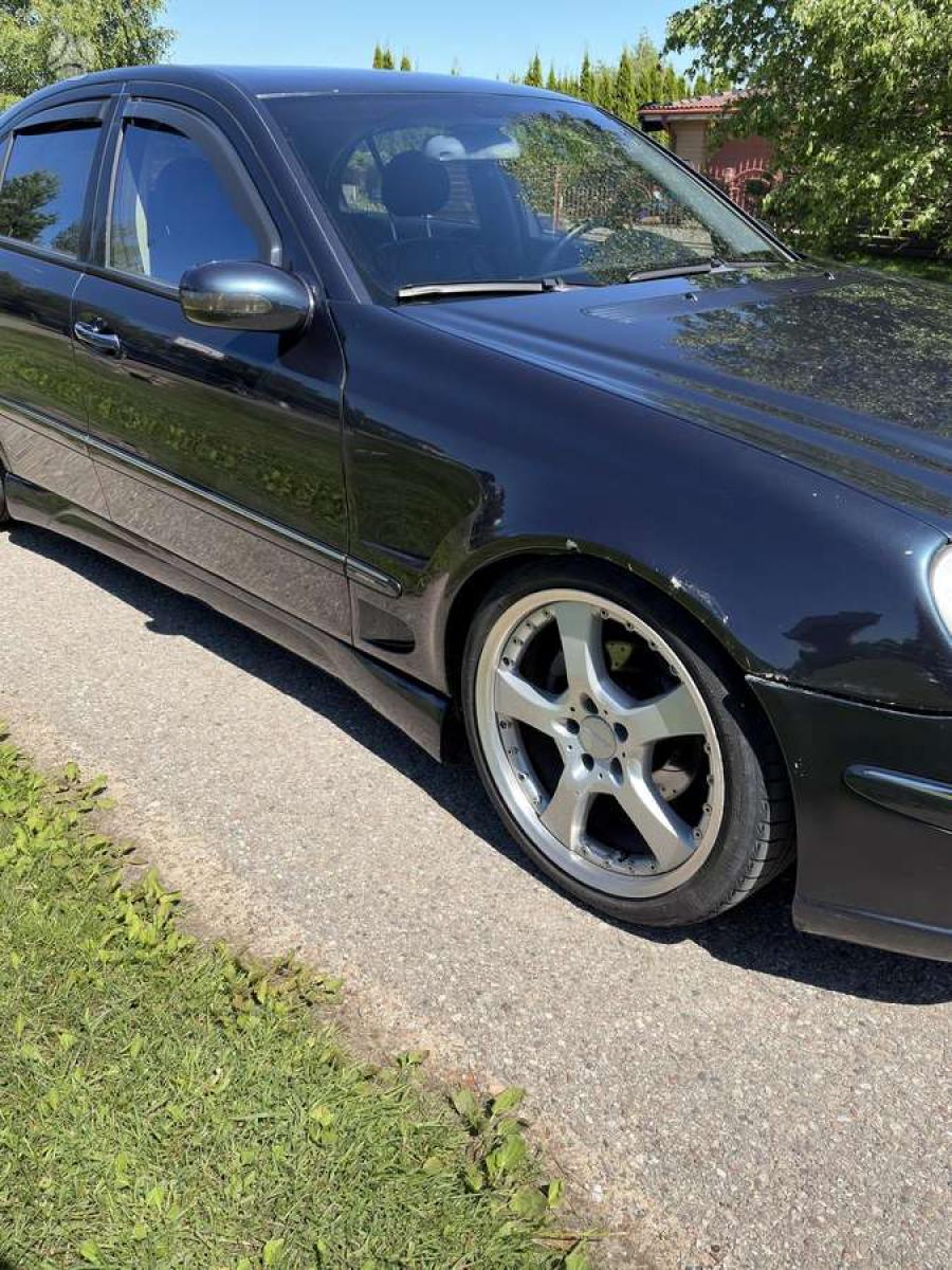 Zils Mercedes-Benz E 270 2003 Viļņa, ar dzinēja tilpumu 2.69 L un nobraukumu 326 tūkst. km par 2300 €, foto 12 vietnē AUTOMOTO.COM.LV