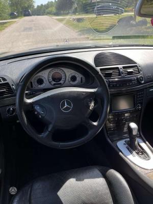 Zils Mercedes-Benz E 270 2003 Viļņa, ar dzinēja tilpumu 2.69 L un nobraukumu 326 tūkst. km par 2300 €, foto 17 vietnē AUTOMOTO.COM.LV