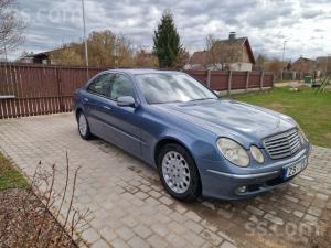 Синий Мерседес Е 270 2003 в Огре, объемом двигателя 2.70 л и пробегом 408 тыс. км за 2700 €, фото 4 на AUTOMOTO.COM.LV