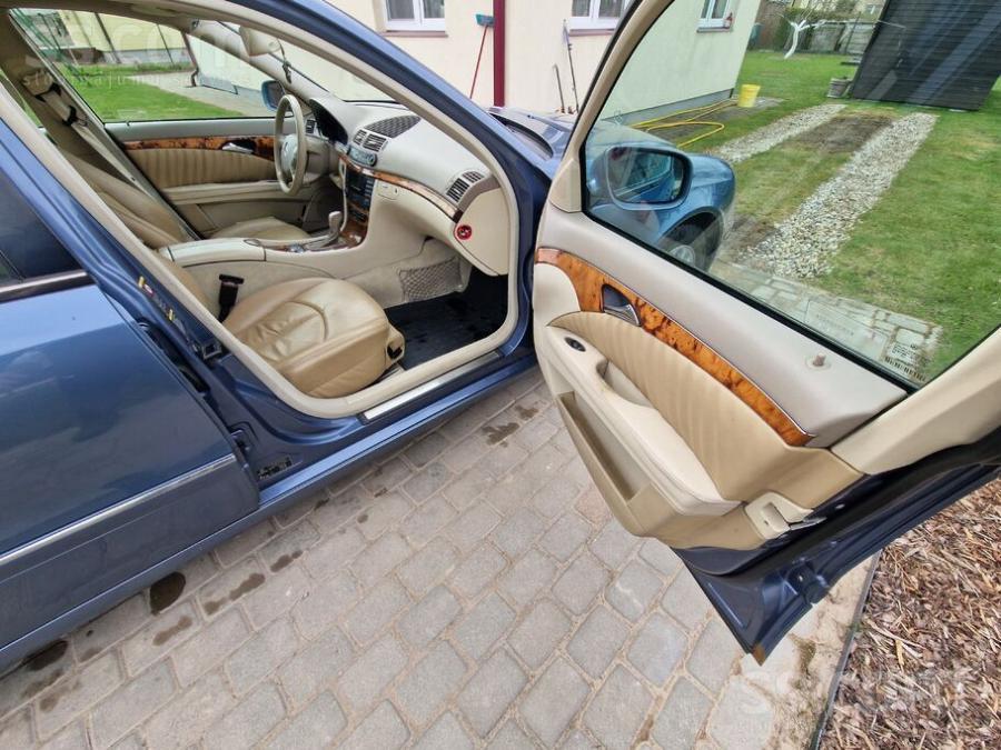 Синий Мерседес Е 270 2003 в Огре, объемом двигателя 2.70 л и пробегом 408 тыс. км за 2700 €, фото 7 на AUTOMOTO.COM.LV