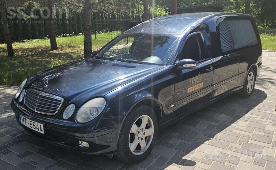 Синий Мерседес Е 270 2003 в Рига, объемом двигателя 2.70 л и пробегом 223 тыс. км за 8300 €, фото 1 на AUTOMOTO.COM.LV