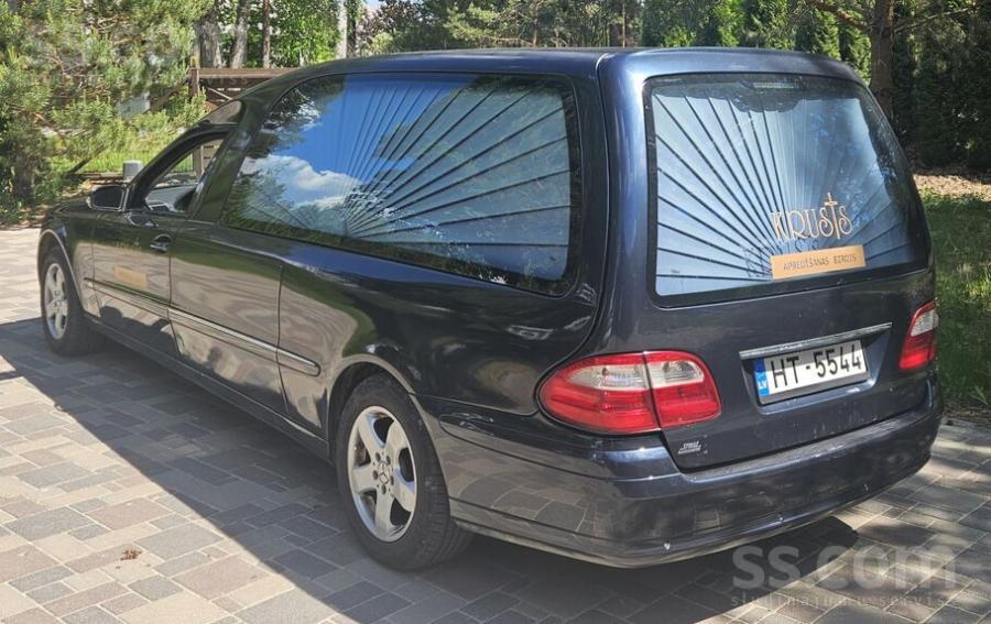 Синий Мерседес Е 270 2003 в Рига, объемом двигателя 2.70 л и пробегом 223 тыс. км за 8300 €, фото 3 на AUTOMOTO.COM.LV
