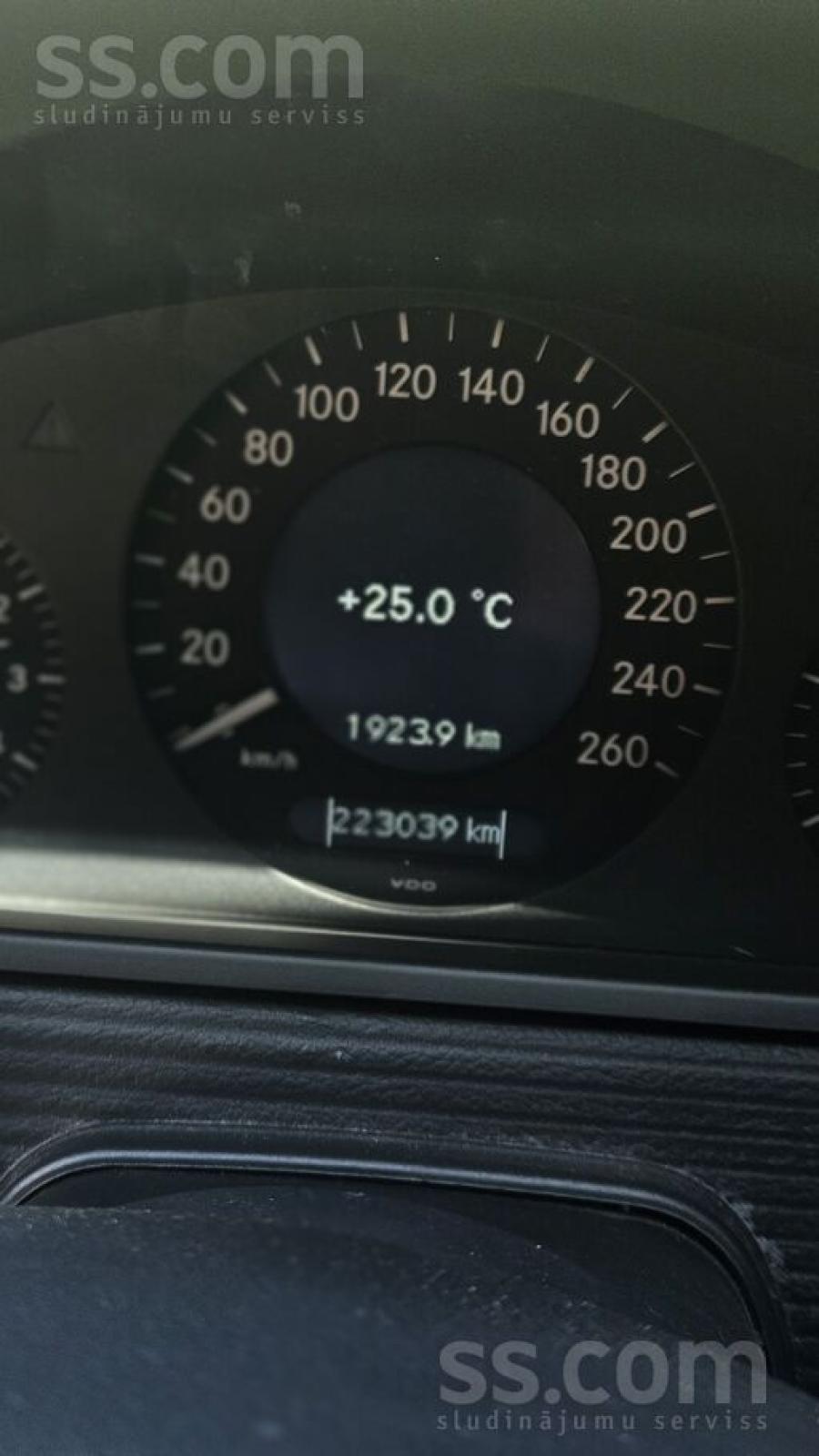Синий Мерседес Е 270 2003 в Рига, объемом двигателя 2.70 л и пробегом 223 тыс. км за 8300 €, фото 7 на AUTOMOTO.COM.LV