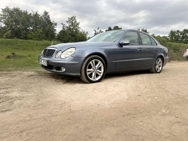 Blue Mercedes-Benz E 270 2003 in Kaunas, with an engine capacity of 2.70 L and mileage of 500 thousand km for 2300 €, photo 9 on AUTOMOTO.COM.LV