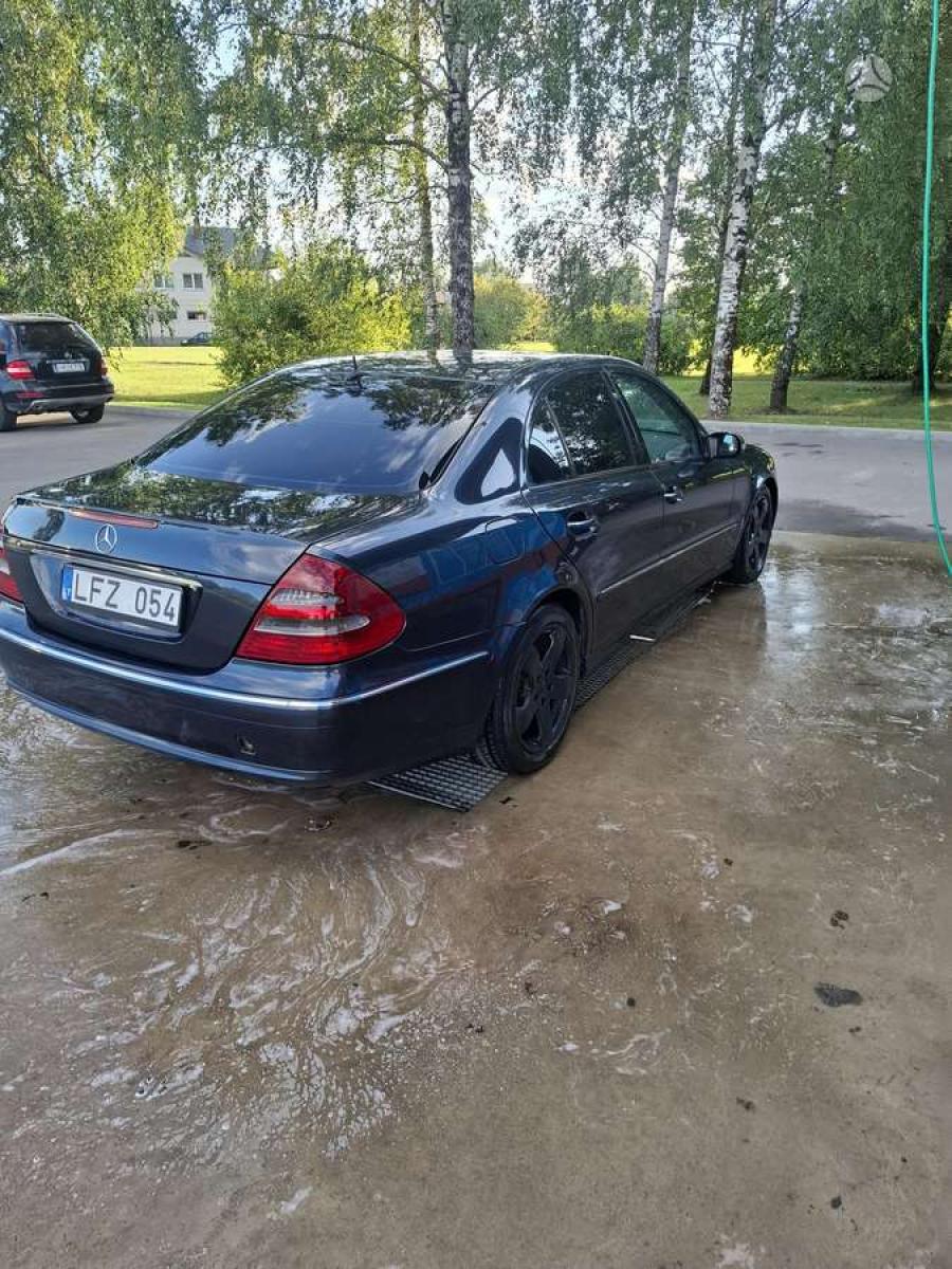 Zils Mercedes-Benz E 270 2003 Rokiškis, ar dzinēja tilpumu 2.70 L un nobraukumu 370 tūkst. km par 2200 €, foto 5 vietnē AUTOMOTO.COM.LV