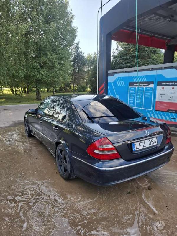 Zils Mercedes-Benz E 270 2003 Rokiškis, ar dzinēja tilpumu 2.70 L un nobraukumu 370 tūkst. km par 2200 €, foto 7 vietnē AUTOMOTO.COM.LV