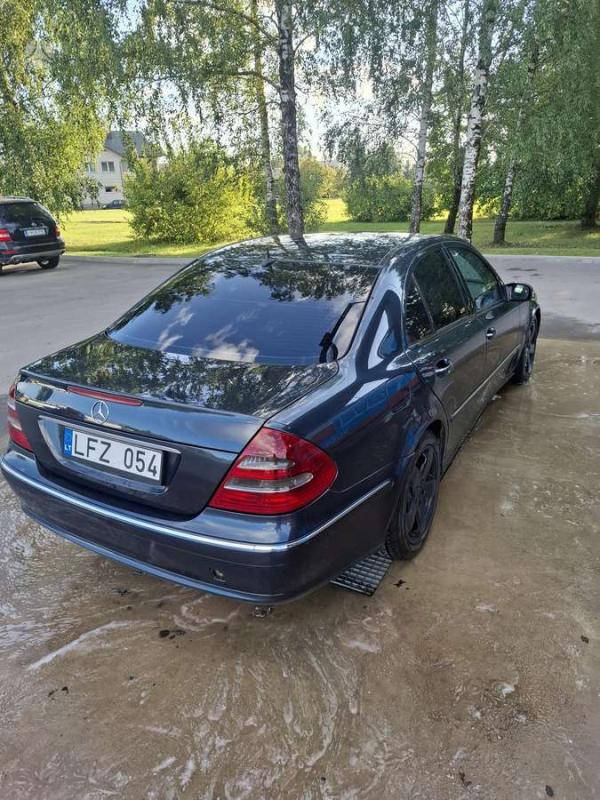 Zils Mercedes-Benz E 270 2003 Rokiškis, ar dzinēja tilpumu 2.70 L un nobraukumu 370 tūkst. km par 2200 €, foto 8 vietnē AUTOMOTO.COM.LV