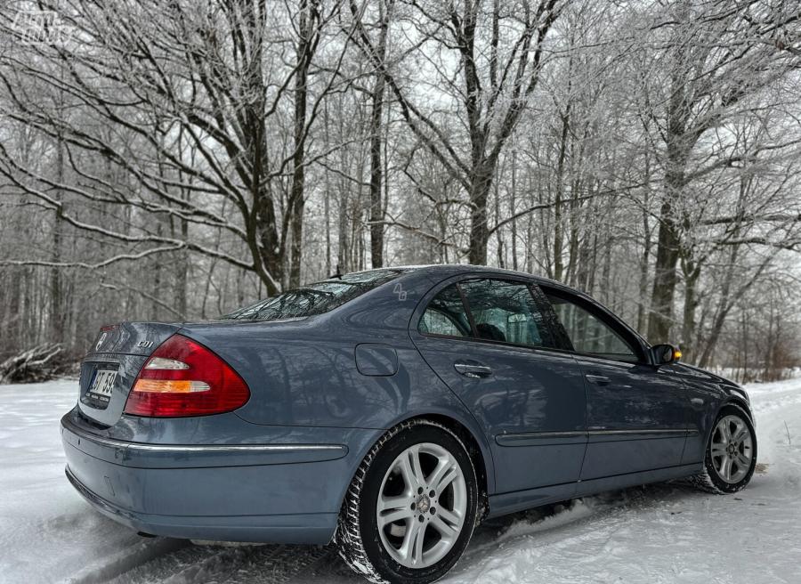 Синий Мерседес Е 270 2004 в Каунас, объемом двигателя 2.70 л и пробегом 243 тыс. км за 3650 €, фото 8 на AUTOMOTO.COM.LV