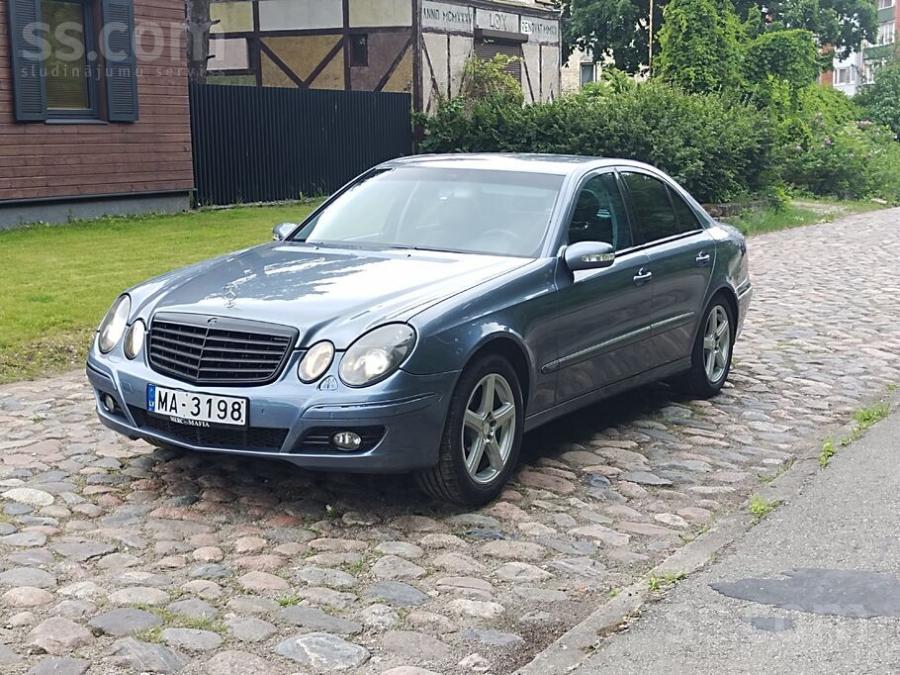 Zils Mercedes-Benz E 270 2004 Rīga, ar dzinēja tilpumu 2.70 L un nobraukumu 0 tūkst. km par 2700 €, foto 1 vietnē AUTOMOTO.COM.LV