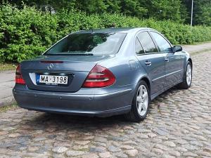 Zils Mercedes-Benz E 270 2004 Rīga, ar dzinēja tilpumu 2.70 L un nobraukumu 0 tūkst. km par 2700 €, foto 6 vietnē AUTOMOTO.COM.LV