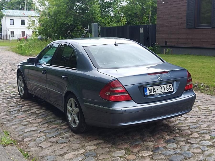 Zils Mercedes-Benz E 270 2004 Rīga, ar dzinēja tilpumu 2.70 L un nobraukumu 0 tūkst. km par 2700 €, foto 8 vietnē AUTOMOTO.COM.LV