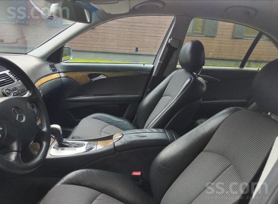 Zils Mercedes-Benz E 270 2004 Rīga, ar dzinēja tilpumu 2.70 L un nobraukumu 0 tūkst. km par 2700 €, foto 13 vietnē AUTOMOTO.COM.LV