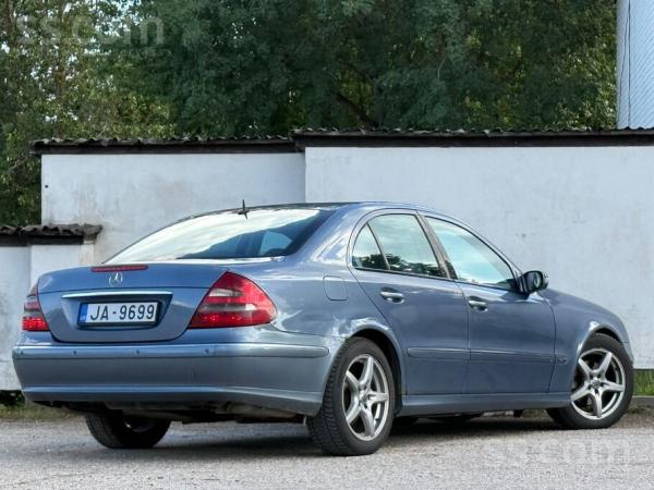 Zils Mercedes-Benz E 270 2004 Tukums, ar dzinēja tilpumu 2.70 L un nobraukumu 396 tūkst. km par 2550 €, foto 2 vietnē AUTOMOTO.COM.LV