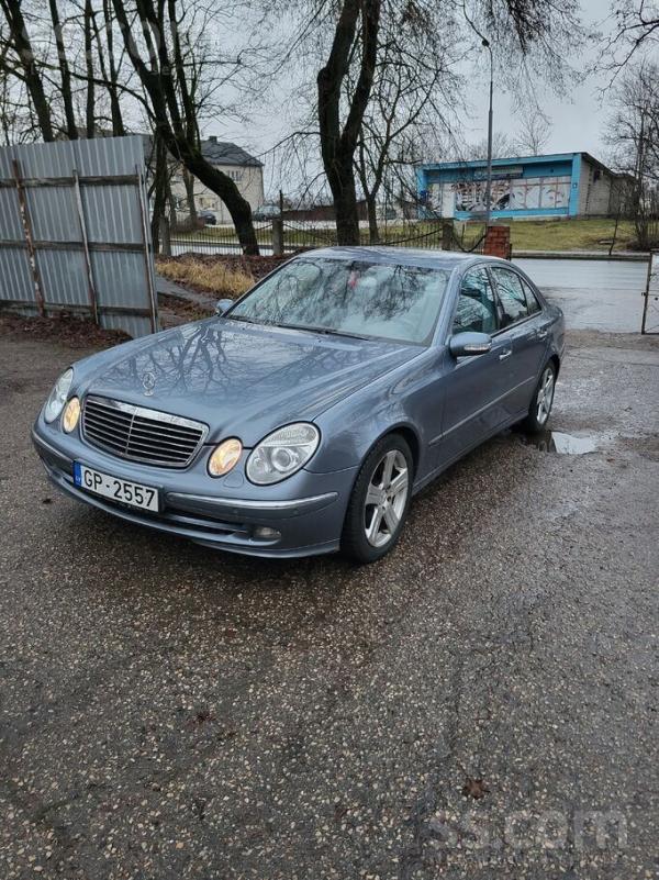 Zils Mercedes-Benz E 270 2005 Rēzekne, ar dzinēja tilpumu 2.70 L un nobraukumu 333 tūkst. km par 1600 €, foto 2 vietnē AUTOMOTO.COM.LV