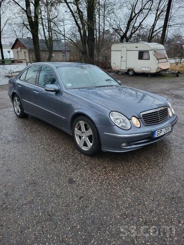 Zils Mercedes-Benz E 270 2005 Rēzekne, ar dzinēja tilpumu 2.70 L un nobraukumu 333 tūkst. km par 1600 €, foto 3 vietnē AUTOMOTO.COM.LV