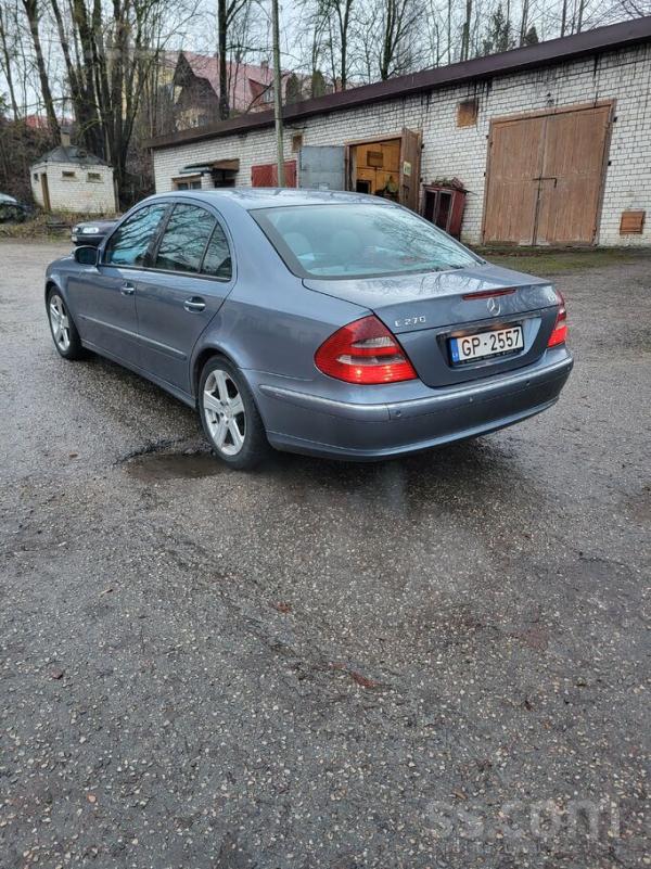 Zils Mercedes-Benz E 270 2005 Rēzekne, ar dzinēja tilpumu 2.70 L un nobraukumu 333 tūkst. km par 1600 €, foto 5 vietnē AUTOMOTO.COM.LV