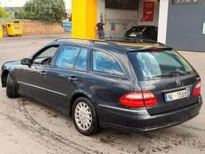 Blue Mercedes-Benz E 270 2005 in Riga, with an engine capacity of 2.70 L and mileage of 350 thousand km for 1350 €, photo 3 on AUTOMOTO.COM.LV