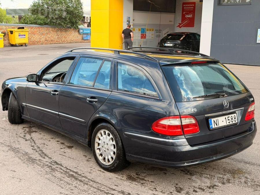 Blue Mercedes-Benz E 270 2005 in Riga, with an engine capacity of 2.70 L and mileage of 350 thousand km for 1350 €, photo 3 on AUTOMOTO.COM.LV