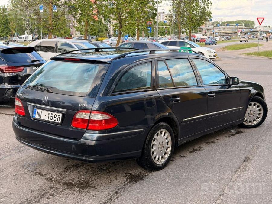 Blue Mercedes-Benz E 270 2005 in Riga, with an engine capacity of 2.70 L and mileage of 350 thousand km for 1350 €, photo 7 on AUTOMOTO.COM.LV