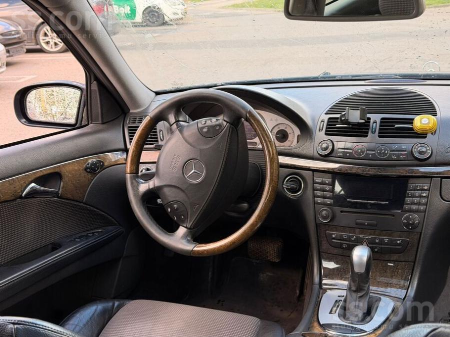 Blue Mercedes-Benz E 270 2005 in Riga, with an engine capacity of 2.70 L and mileage of 350 thousand km for 1350 €, photo 9 on AUTOMOTO.COM.LV
