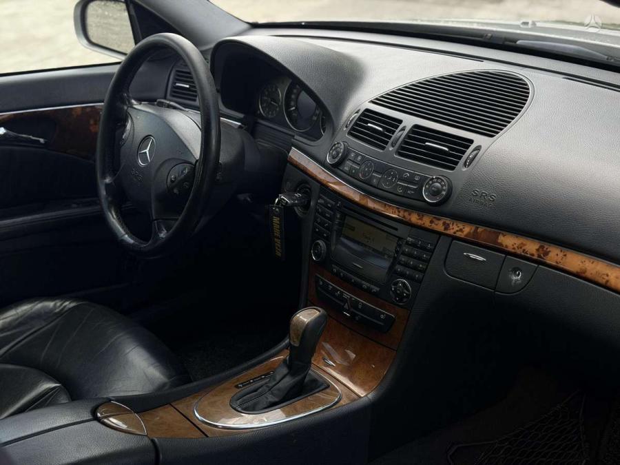 Brūns Mercedes-Benz E 270 2002 Rokiškis, ar dzinēja tilpumu 2.70 L un nobraukumu 271 tūkst. km par 2650 €, foto 19 vietnē AUTOMOTO.COM.LV