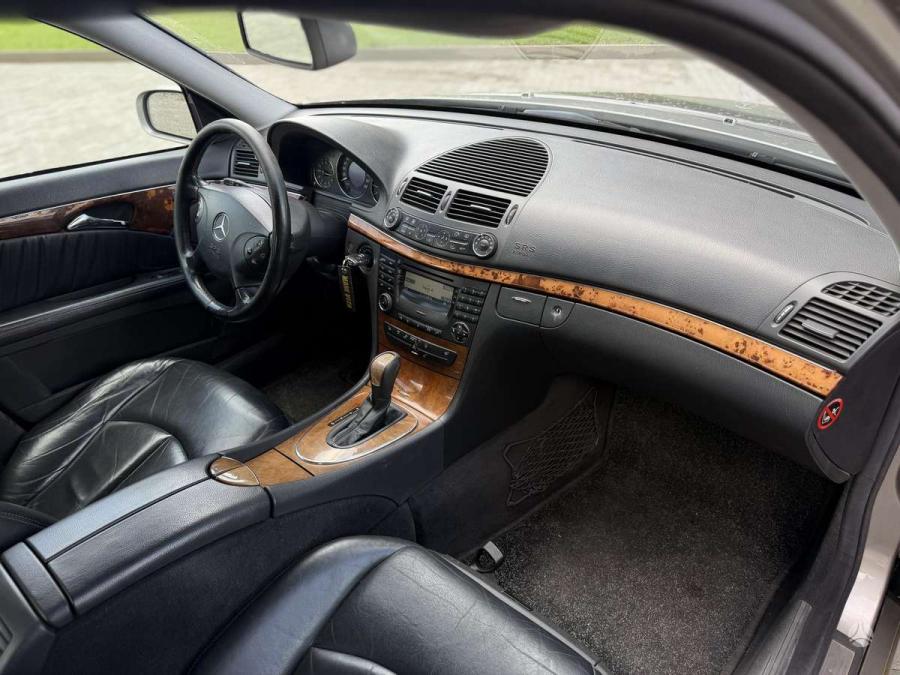 Brūns Mercedes-Benz E 270 2002 Rokiškis, ar dzinēja tilpumu 2.70 L un nobraukumu 271 tūkst. km par 2650 €, foto 21 vietnē AUTOMOTO.COM.LV