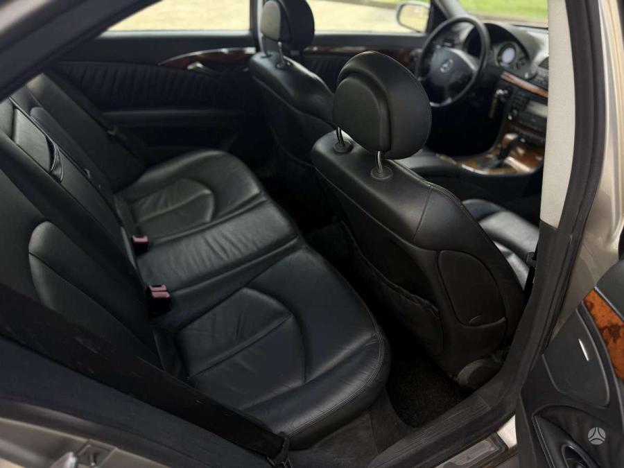 Brūns Mercedes-Benz E 270 2002 Rokiškis, ar dzinēja tilpumu 2.70 L un nobraukumu 271 tūkst. km par 2650 €, foto 24 vietnē AUTOMOTO.COM.LV