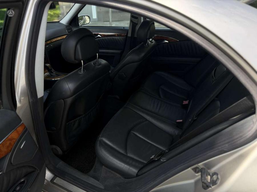 Brūns Mercedes-Benz E 270 2002 Rokiškis, ar dzinēja tilpumu 2.70 L un nobraukumu 271 tūkst. km par 2650 €, foto 25 vietnē AUTOMOTO.COM.LV