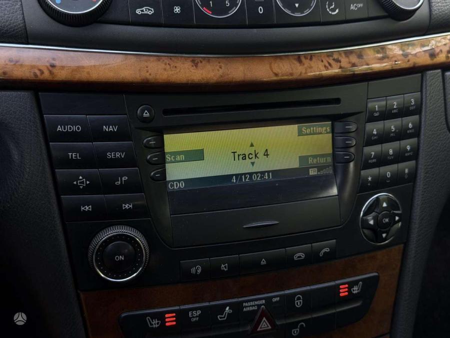 Brūns Mercedes-Benz E 270 2002 Rokiškis, ar dzinēja tilpumu 2.70 L un nobraukumu 271 tūkst. km par 2650 €, foto 33 vietnē AUTOMOTO.COM.LV