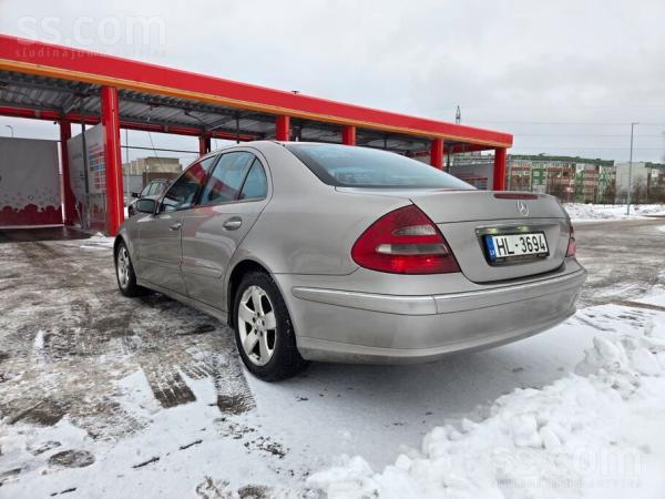 Brown Mercedes-Benz E 270 2003 in Riga, with an engine capacity of 2.70 L and mileage of 357 thousand km for 2300 €, photo 4 on AUTOMOTO.COM.LV