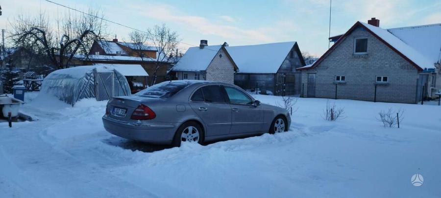 Brūns Mercedes-Benz E 270 2003 Ukmergė, ar dzinēja tilpumu 2.70 L un nobraukumu 380 tūkst. km par 1800 €, foto 4 vietnē AUTOMOTO.COM.LV