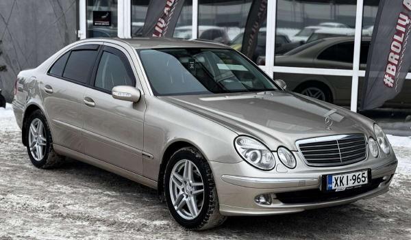 Brown Mercedes-Benz E 270 2003 in Radviliskis, with an engine capacity of 2.70 L and mileage of 330 thousand km for 2950 €, photo 4 on AUTOMOTO.COM.LV